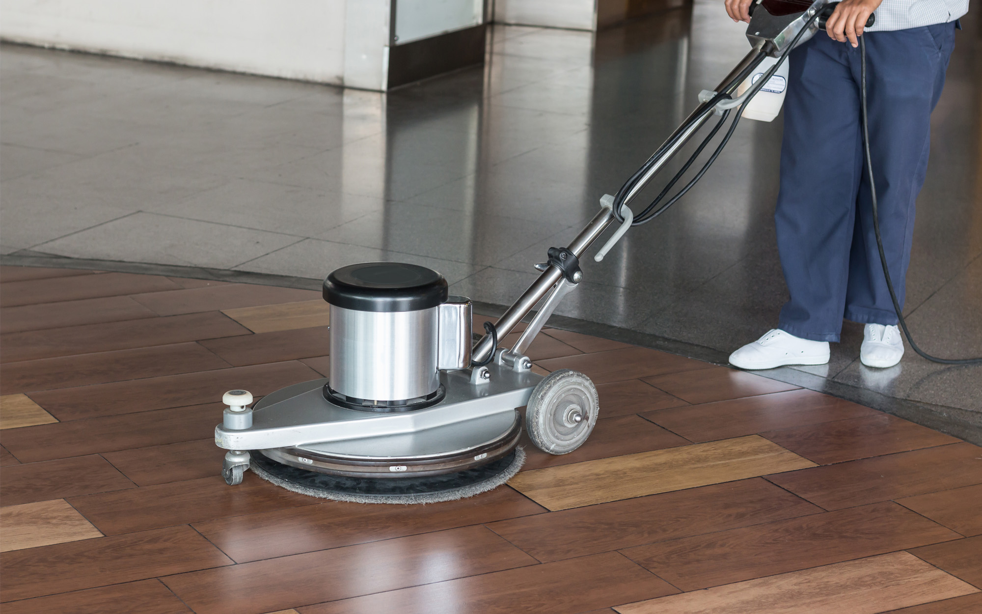 5 Reasons to Choose Professional Cleaning for Your Floors